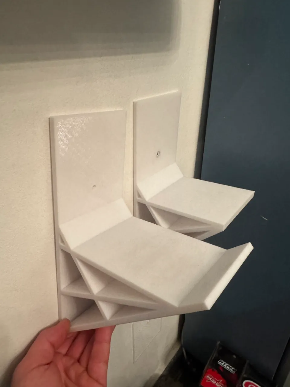 RC car vertical wall hanger by ArturC - MakerWorld