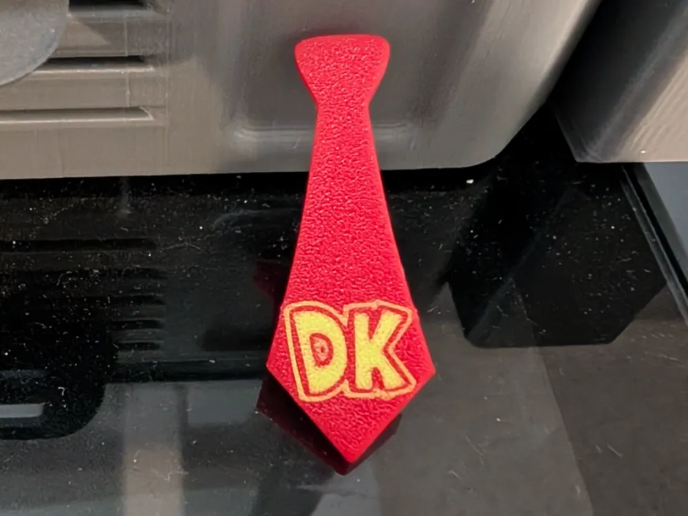Broche cravate Donkey Kong - Modèle d'Impression 3D Gratuit - MakerWorld