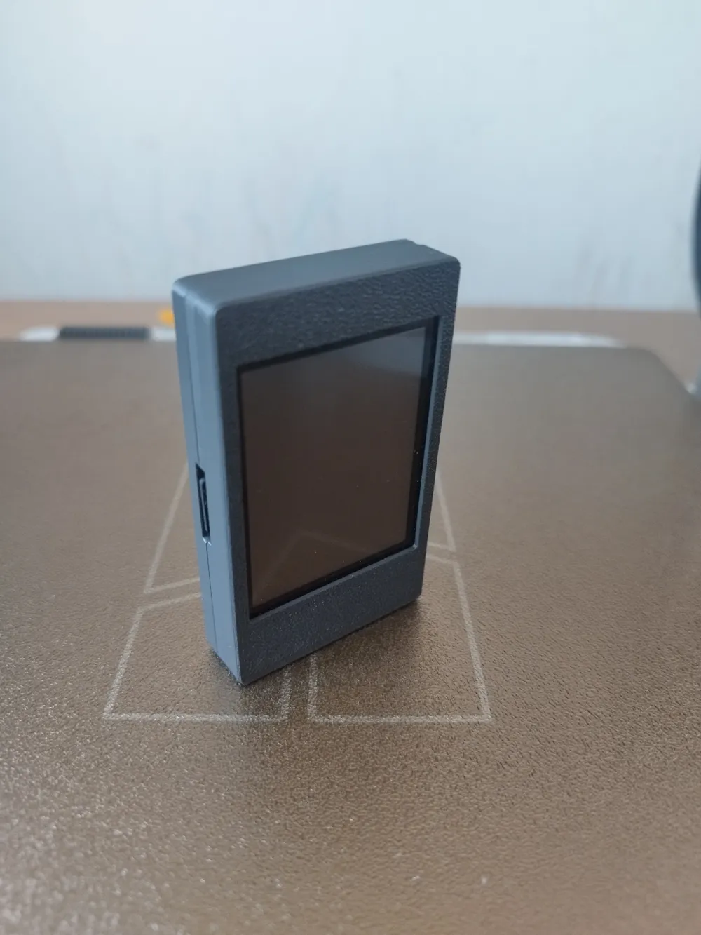 ESP32-2432S022C Case by Máta MakerWorld: Download Free 3D Models