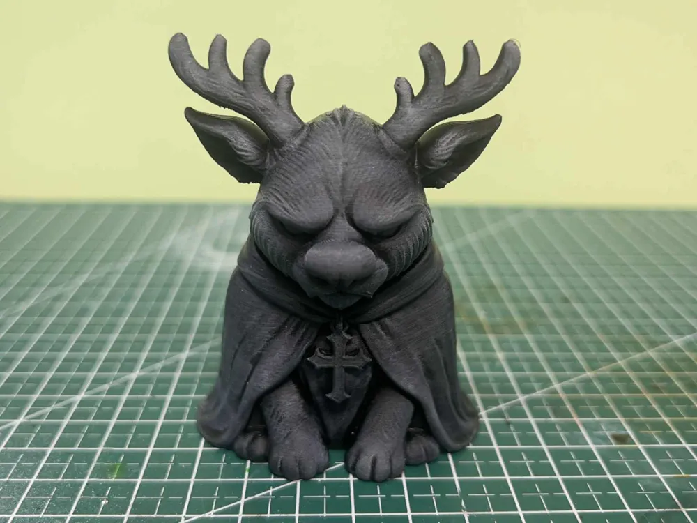 哥特式驯鹿鲁道夫 来自 Loligo MakerWorld：免费下载 3D 模型