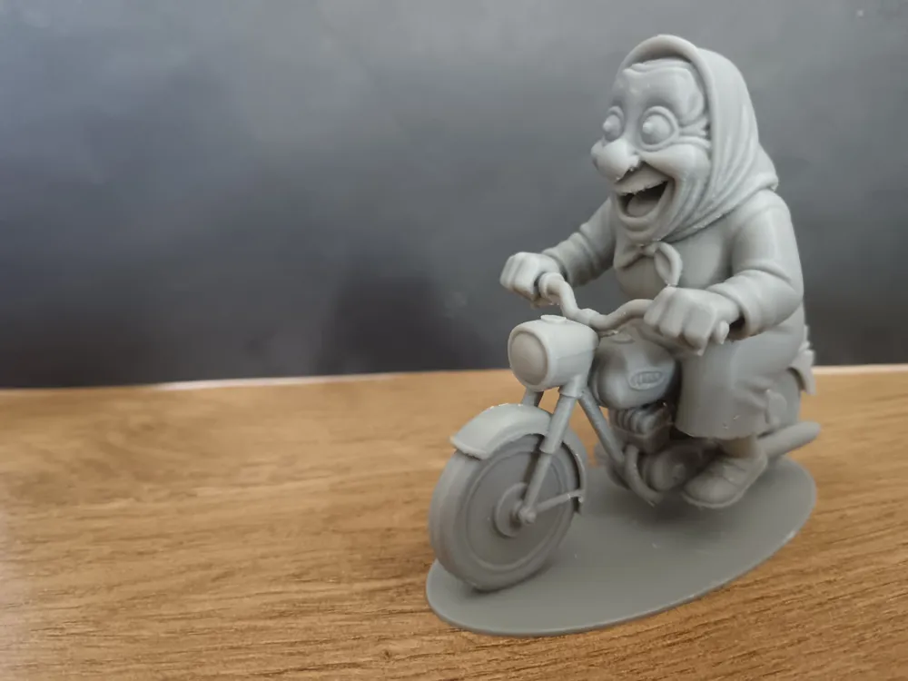 Mormor på motorcykel - Gratis 3D utskrifts modell - MakerWorld