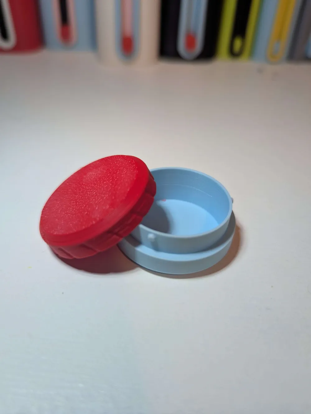 Small Twist Lock containers by KMM MakerWorld: Download Free 3D Models