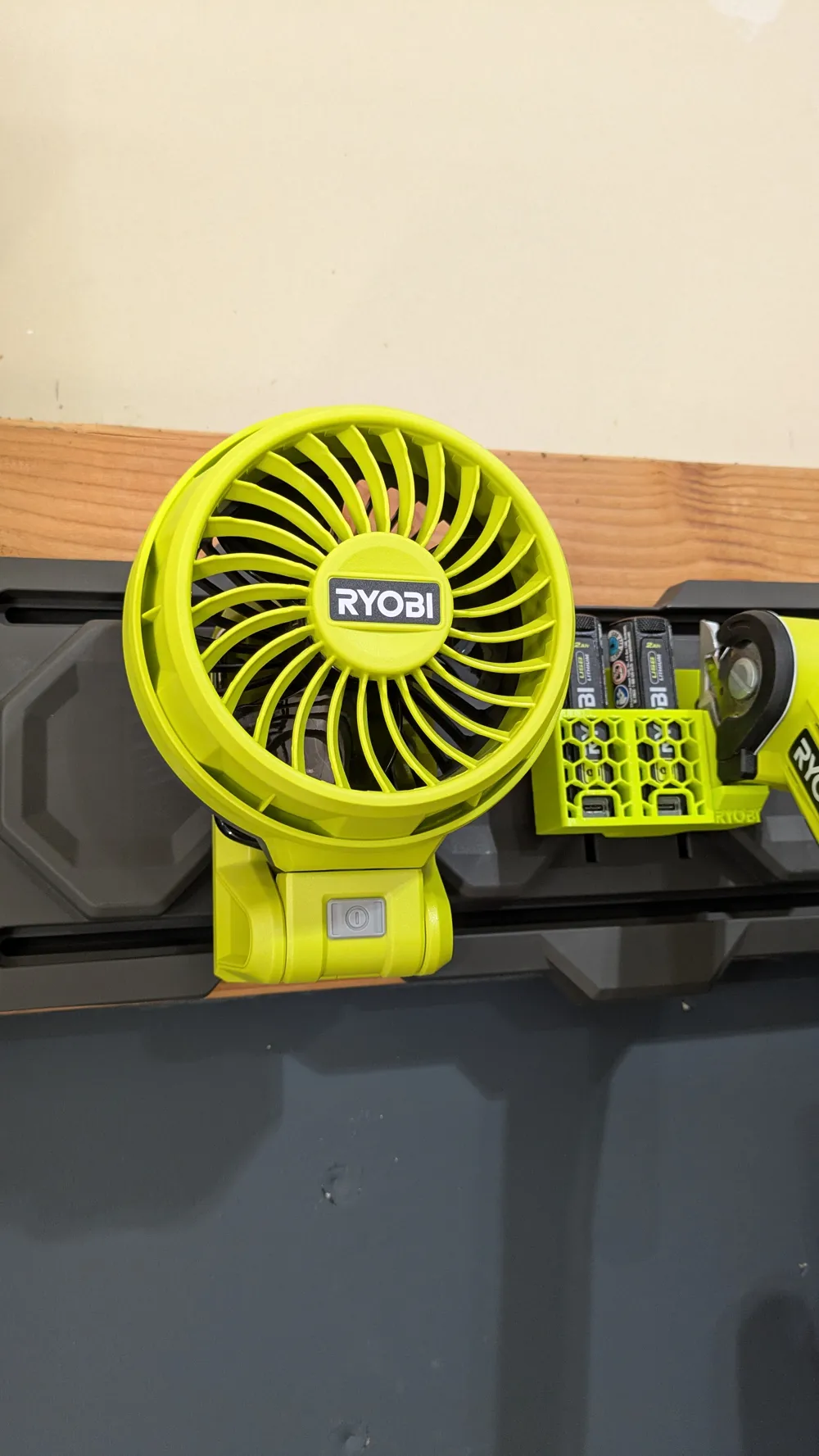 Holder - Link compatible for Ryobi 40V tools by Genepi MakerWorld: Download Free 3D Models