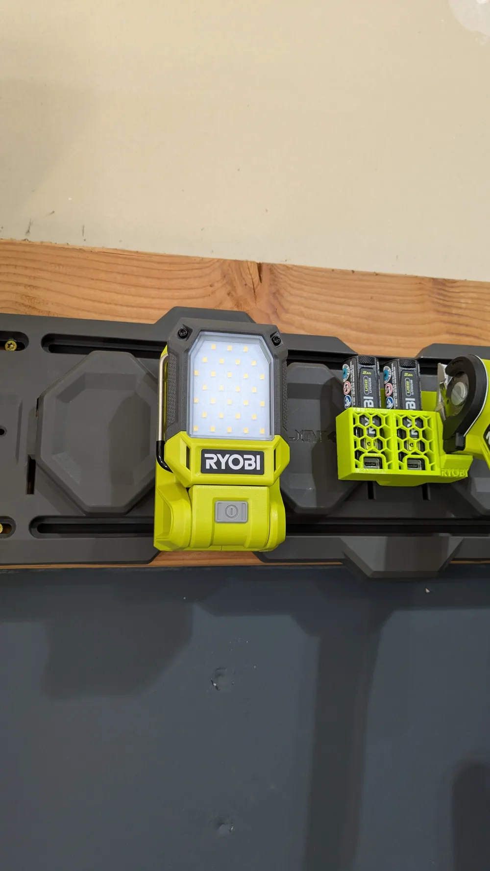 Holder - Link compatible for Ryobi 40V tools by Genepi MakerWorld ...