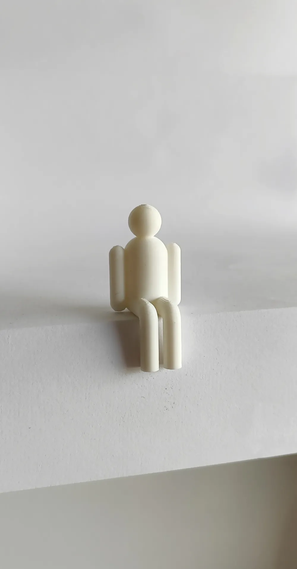 Amigable compañero sentado por Lev_idea MakerWorld: Descarga Modelos 3D ...