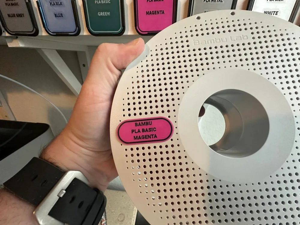 Swappable Spool Tag Holder by CosmicPhoenix - MakerWorld