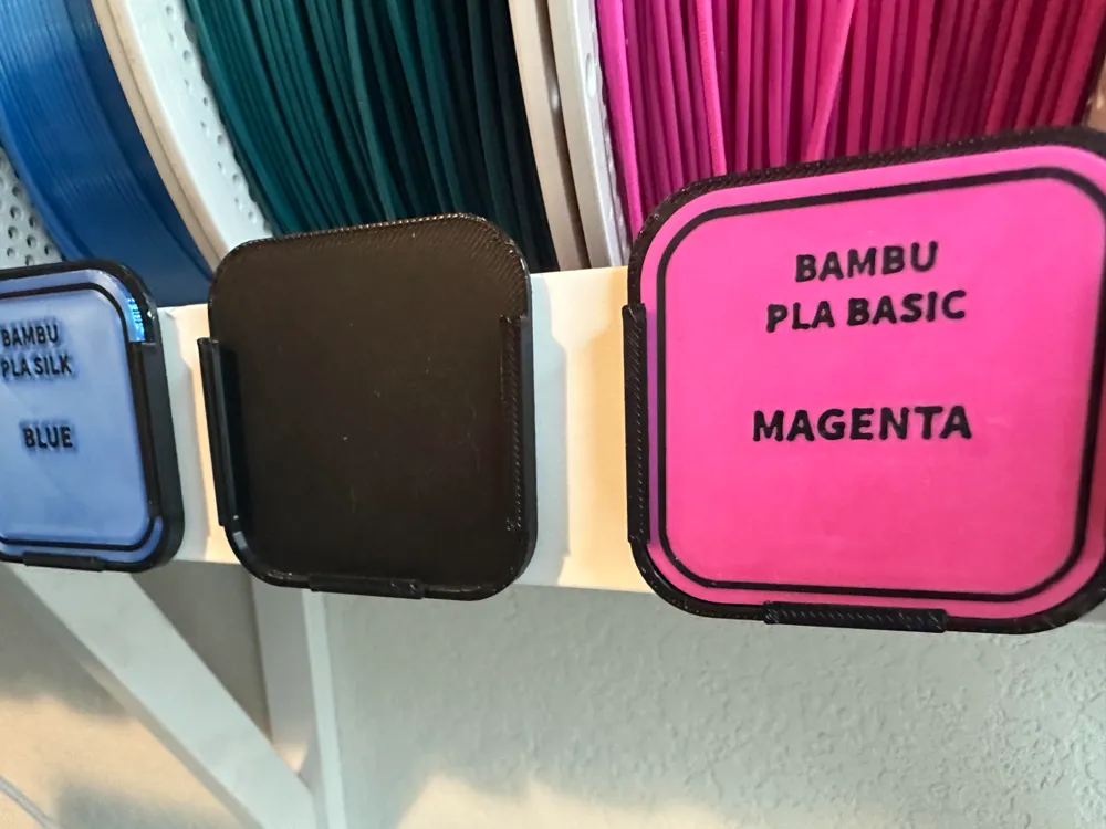 Swappable Spool Tag Holder by CosmicPhoenix - MakerWorld