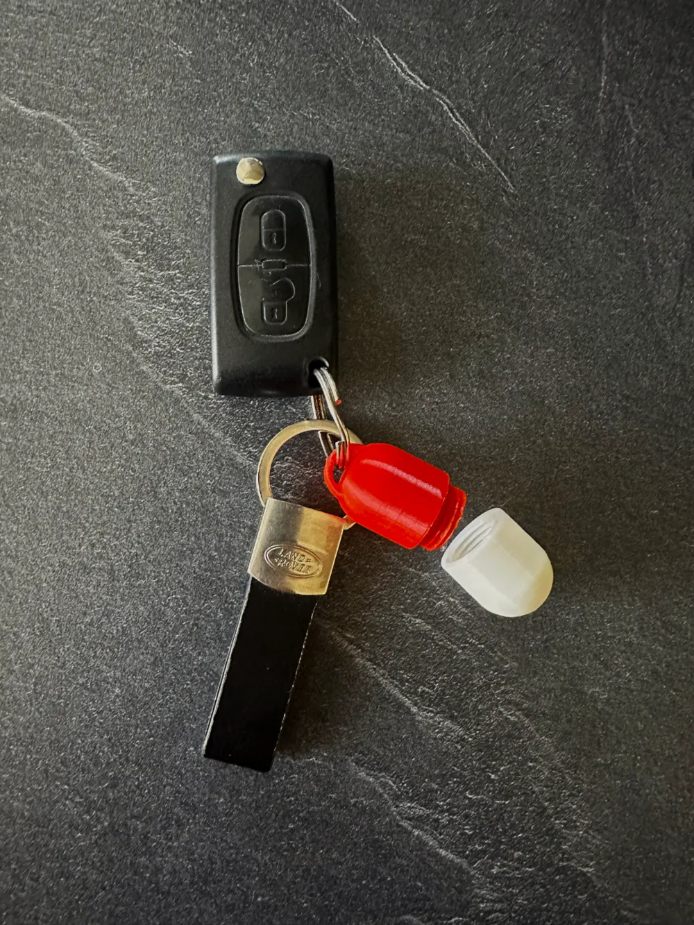 Pill keychain by Vejstrk - MakerWorld