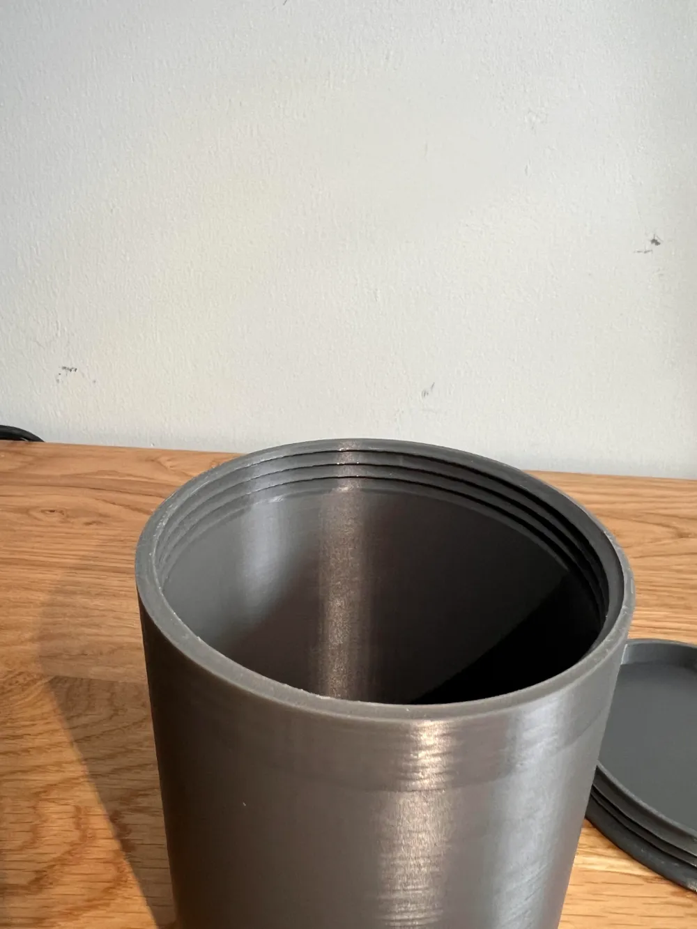 Vase with threaded lid by derekjohnf - MakerWorld