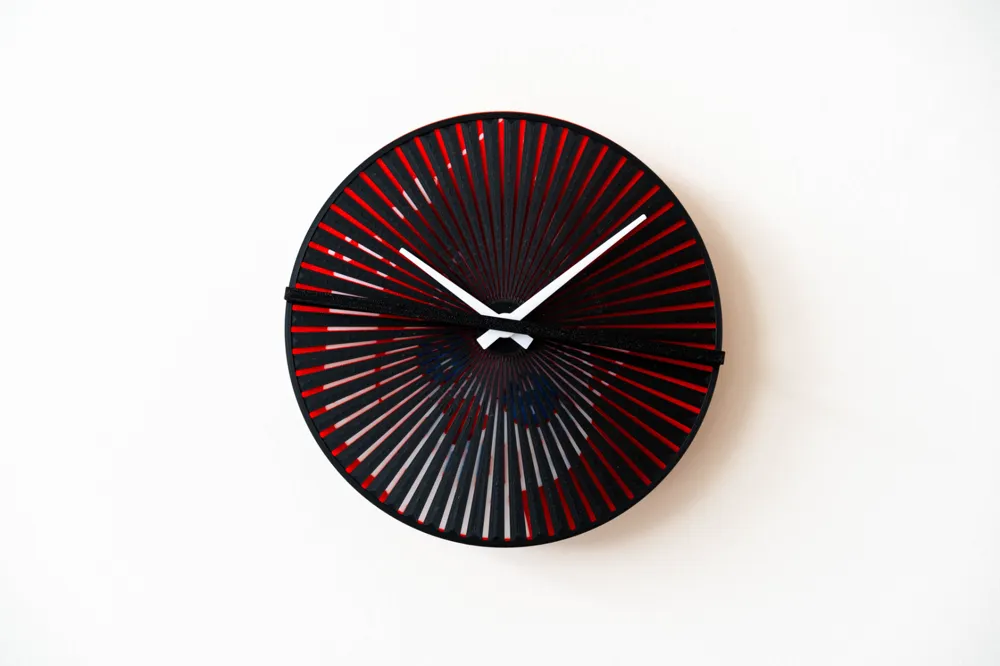 Scanimation Clock / Lenticular / Moiré Illusion by Motiform Studio ...