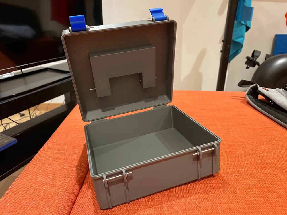 Rugged Box with Handle (parametric) Remixed by Andrianopolino ...