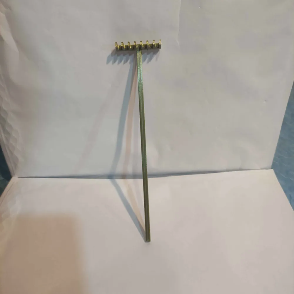 Simple Back Scratcher/Small Rake-no support needed by Botaz19 ...