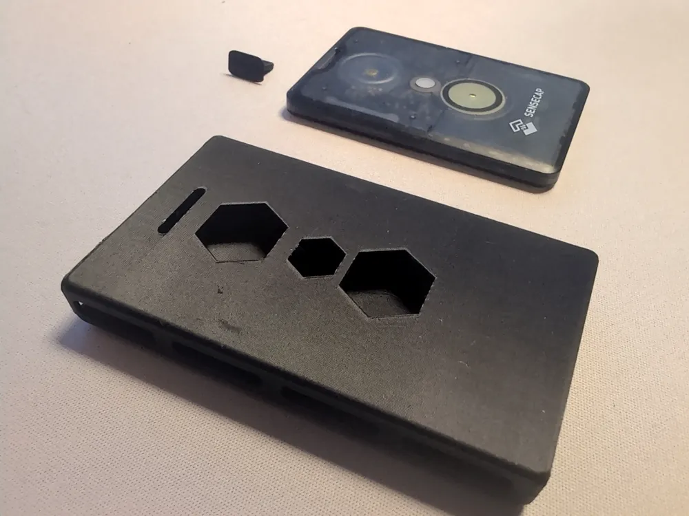 Sensecap T-1000E Meshtastic Case - Free 3D Print Model - MakerWorld