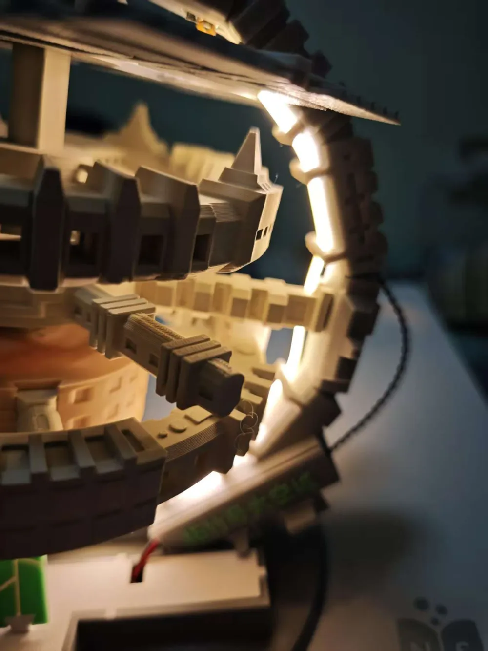 Space City，拓竹号太空城 来自 造梦人_ Dream Maker MakerWorld：免费下载 3D 模型