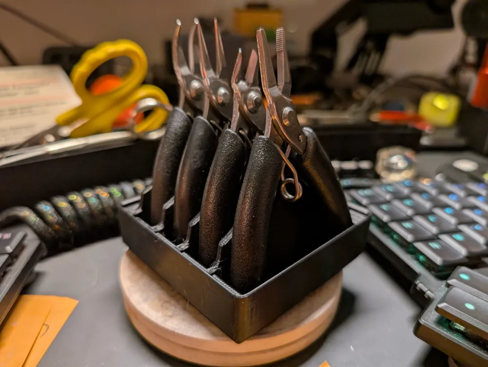 Gridfinity 2x2 - 4 Slot Mini Nipper / Plier holder Remixed by pbjwm ...