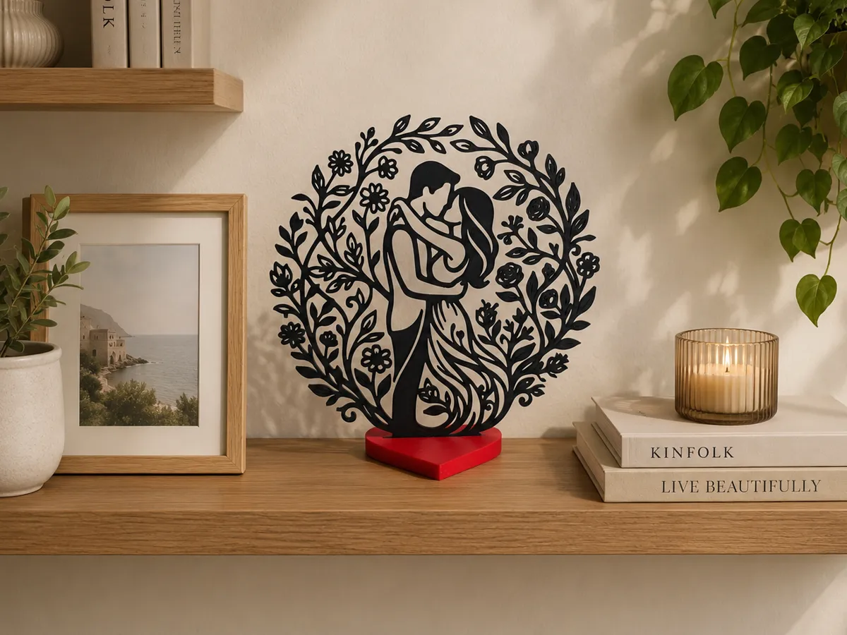 Romantic Couple Silhouette with Heart Base - Free 3D Print Model ...