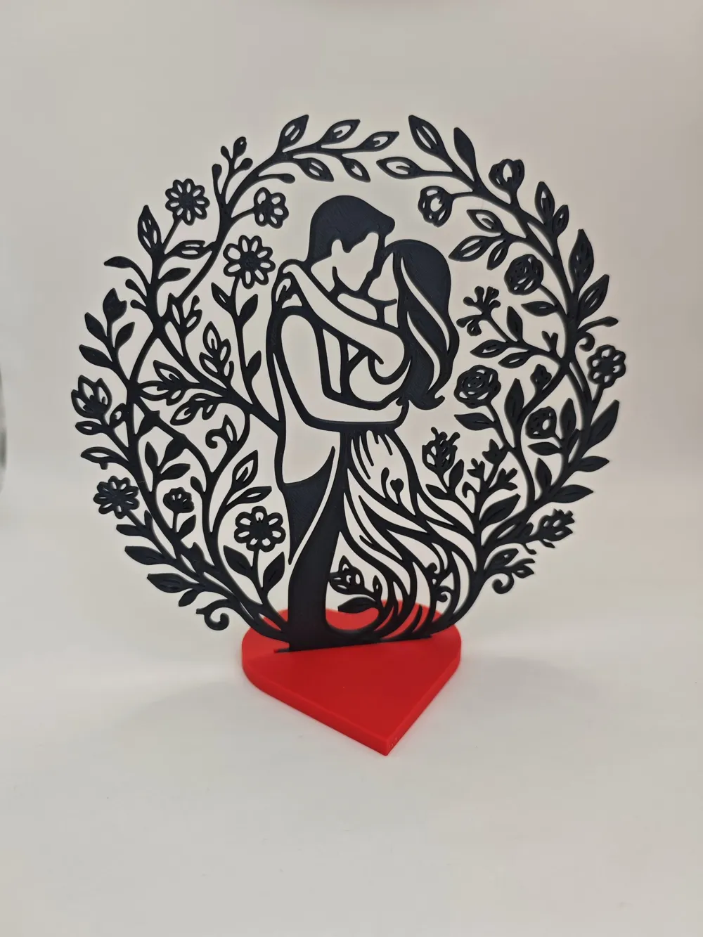Romantic Couple Silhouette with Heart Base - Free 3D Print Model ...