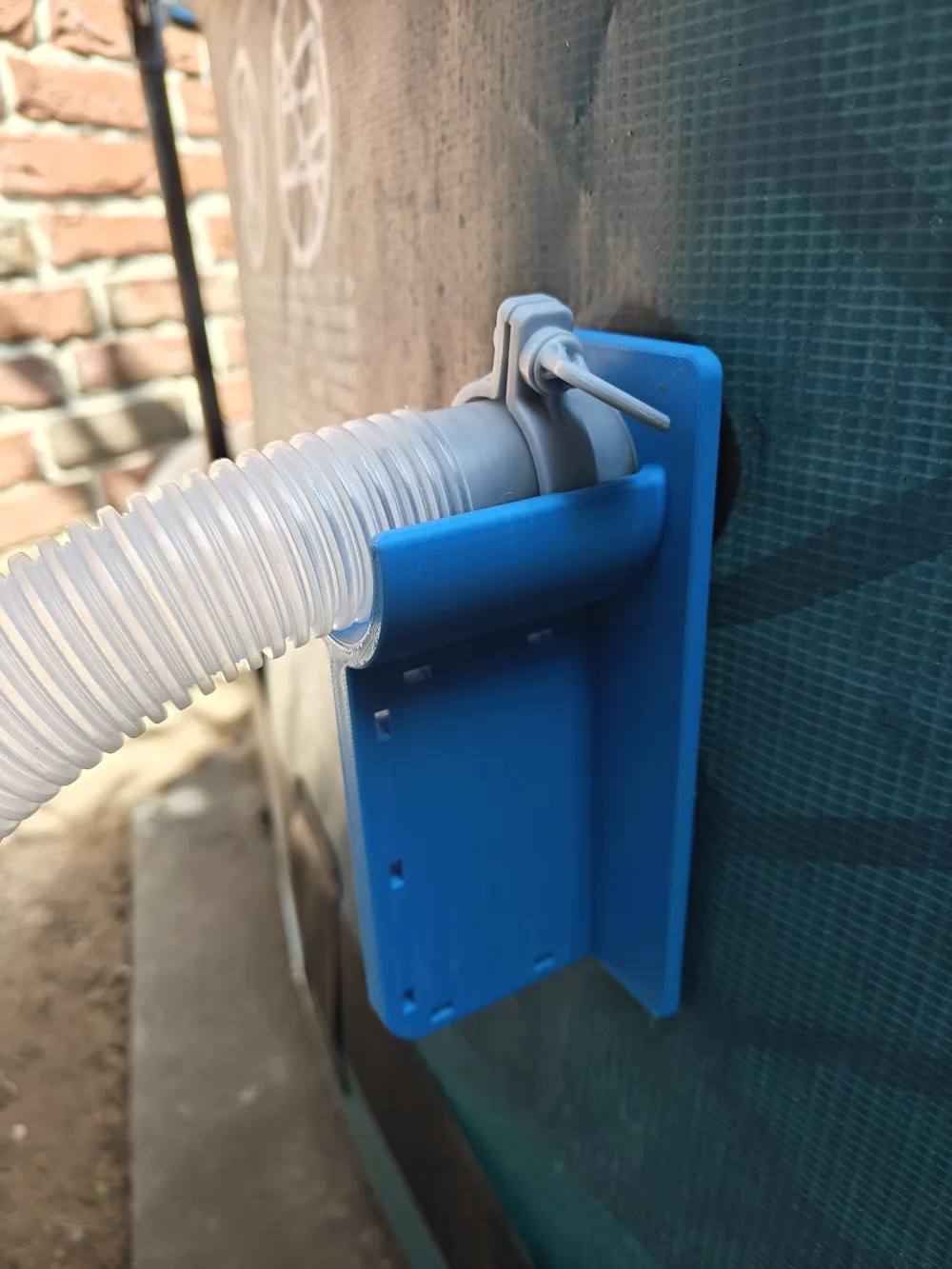Pool hose holder - Free 3D Print Model - MakerWorld