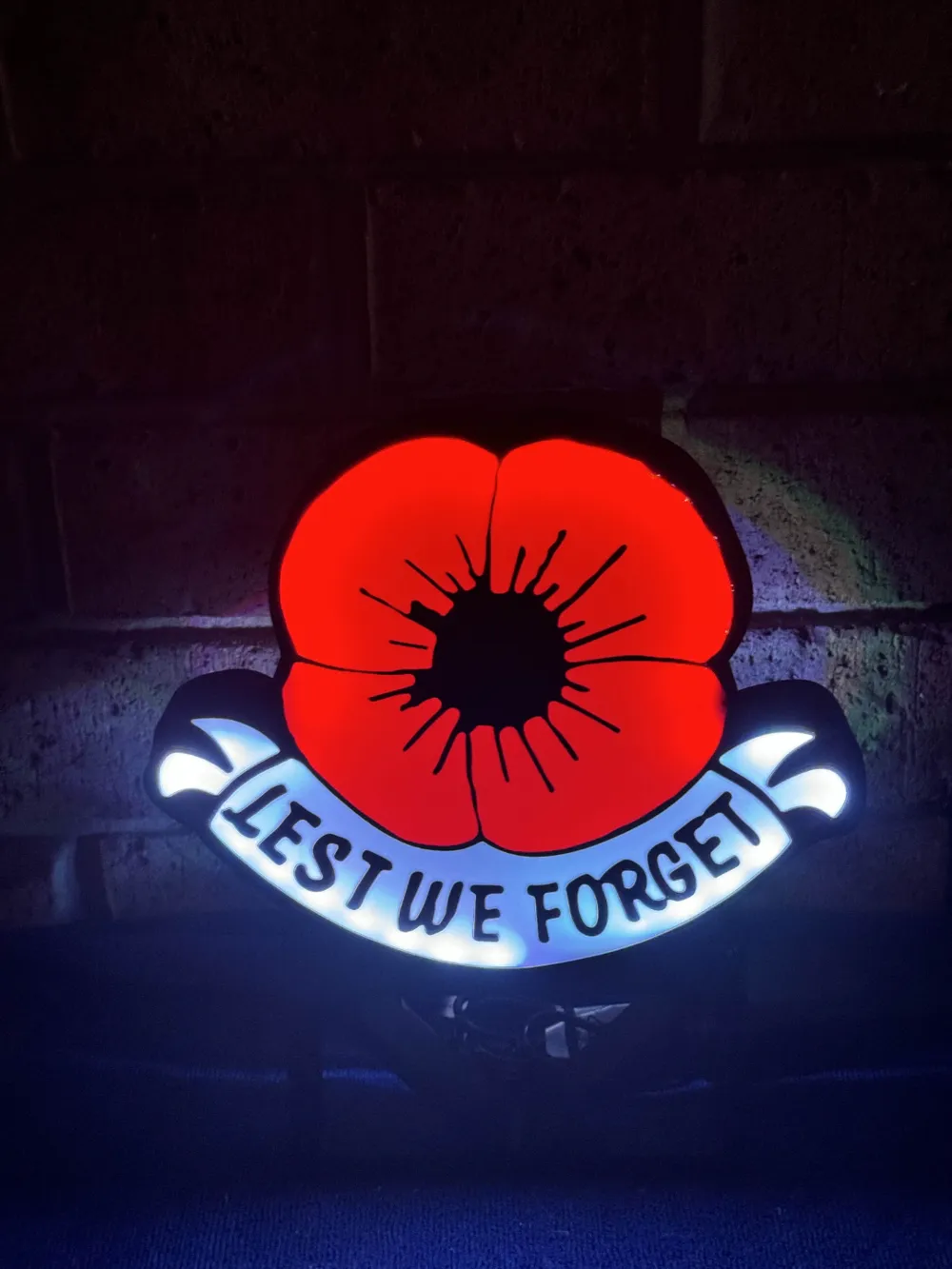 Poppy Lest We Forget LED lightbox sign by primewelder - MakerWorld