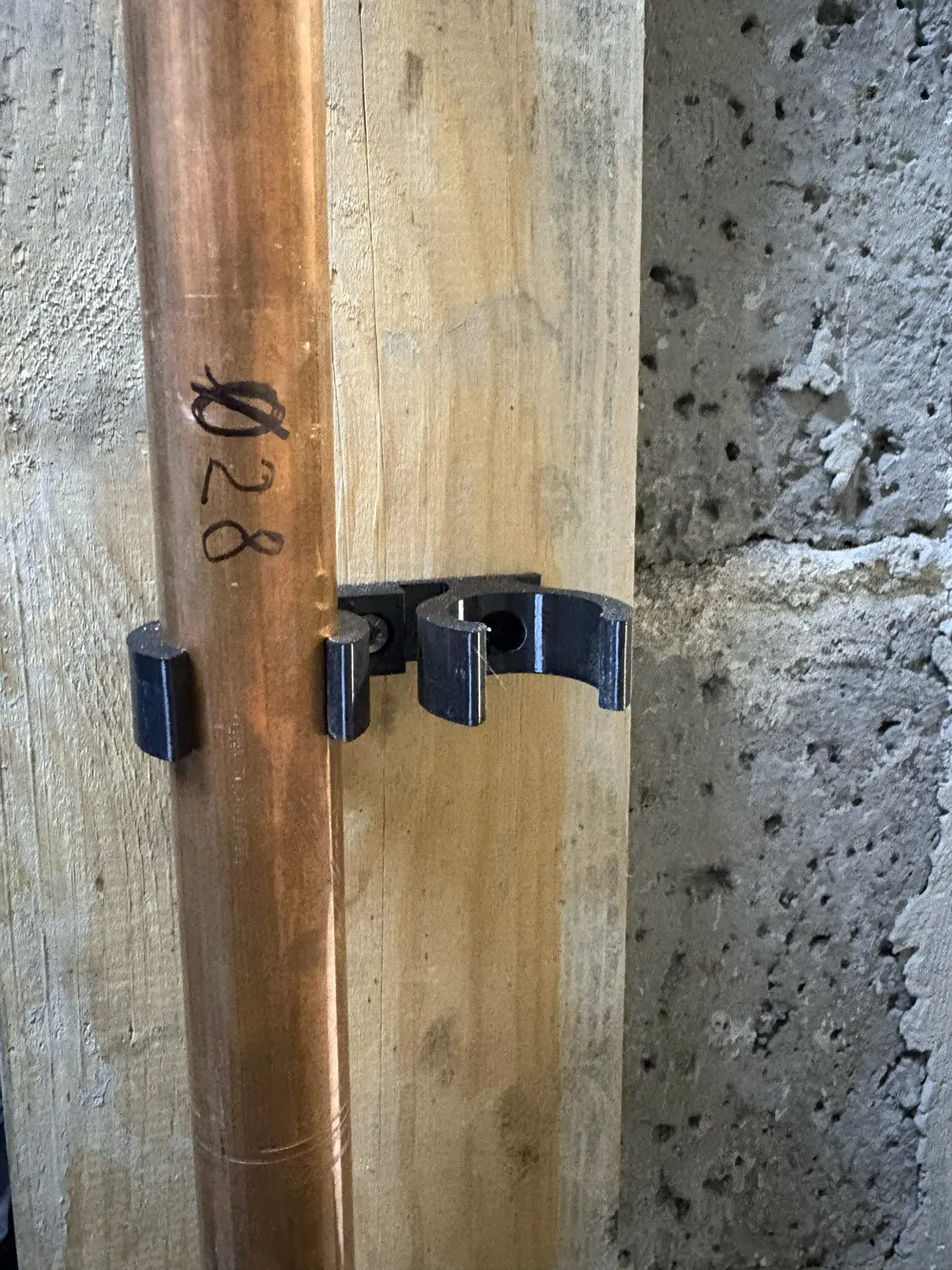 Holder for pipes Ø28 mm - Free 3D Print Model - MakerWorld