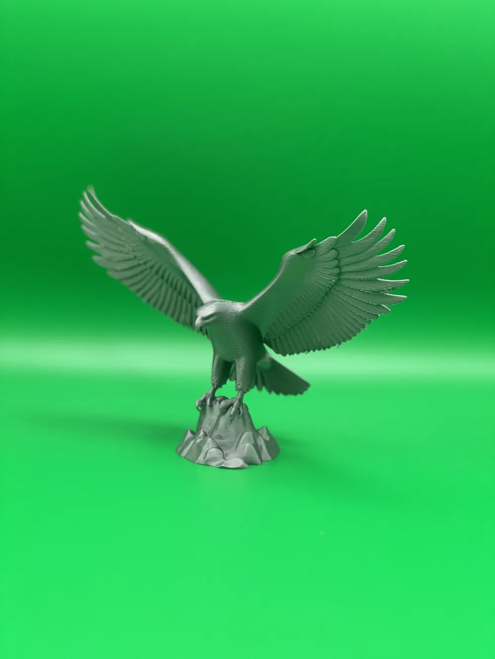 Majestätischer Adler auf Felsen – Kostenloses 3D-Druckmodell – MakerWorld