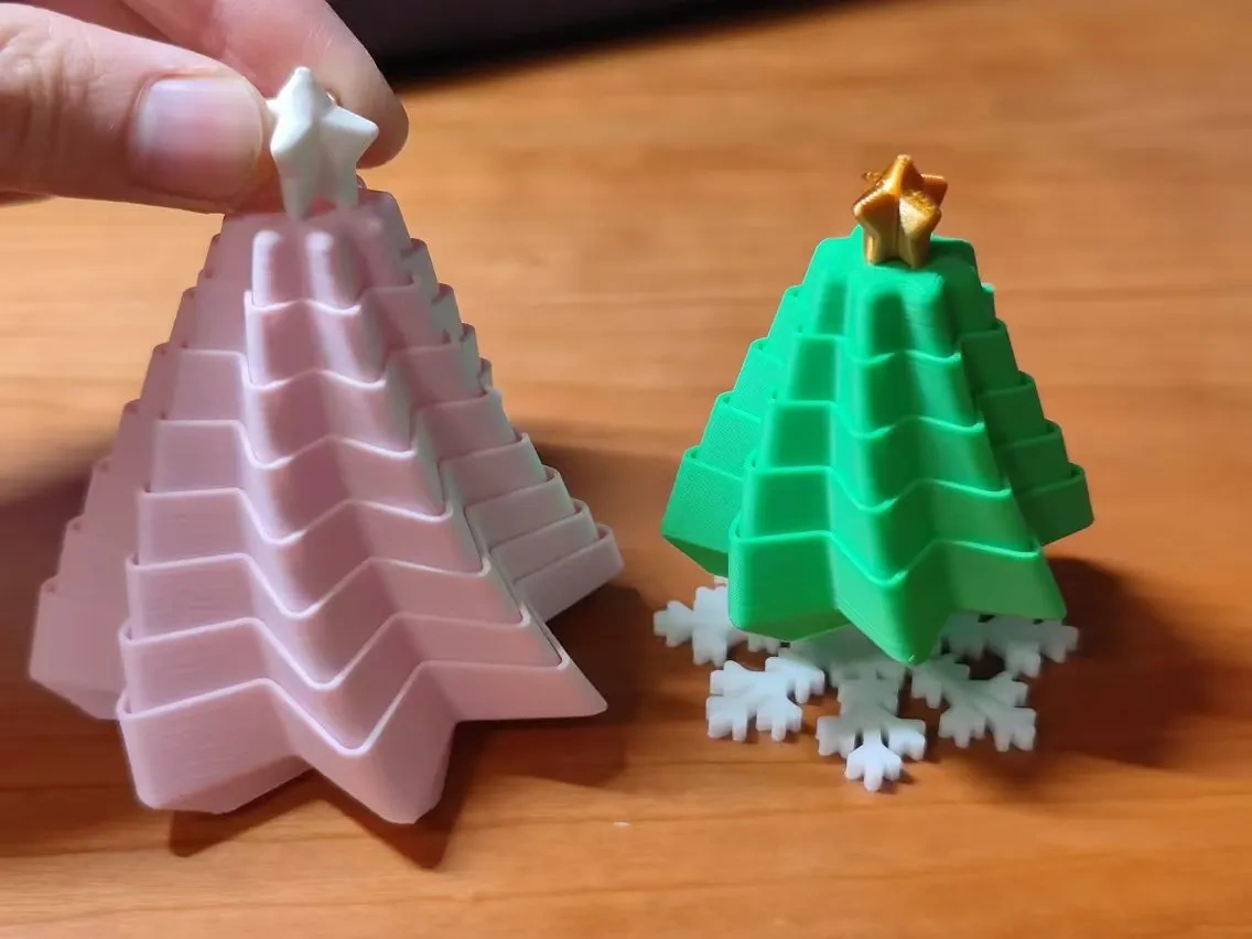 Retractable Christmas Tree Print in Place by Ellery MakerWorld ...
