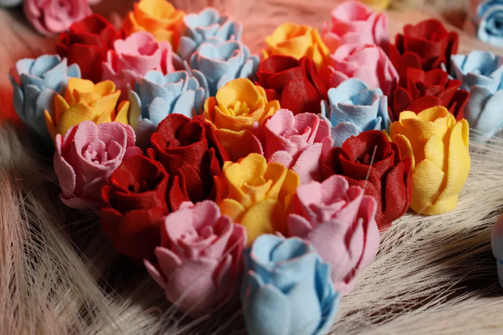 Mini Roses / Cute Rose - Free 3D Print Model - MakerWorld