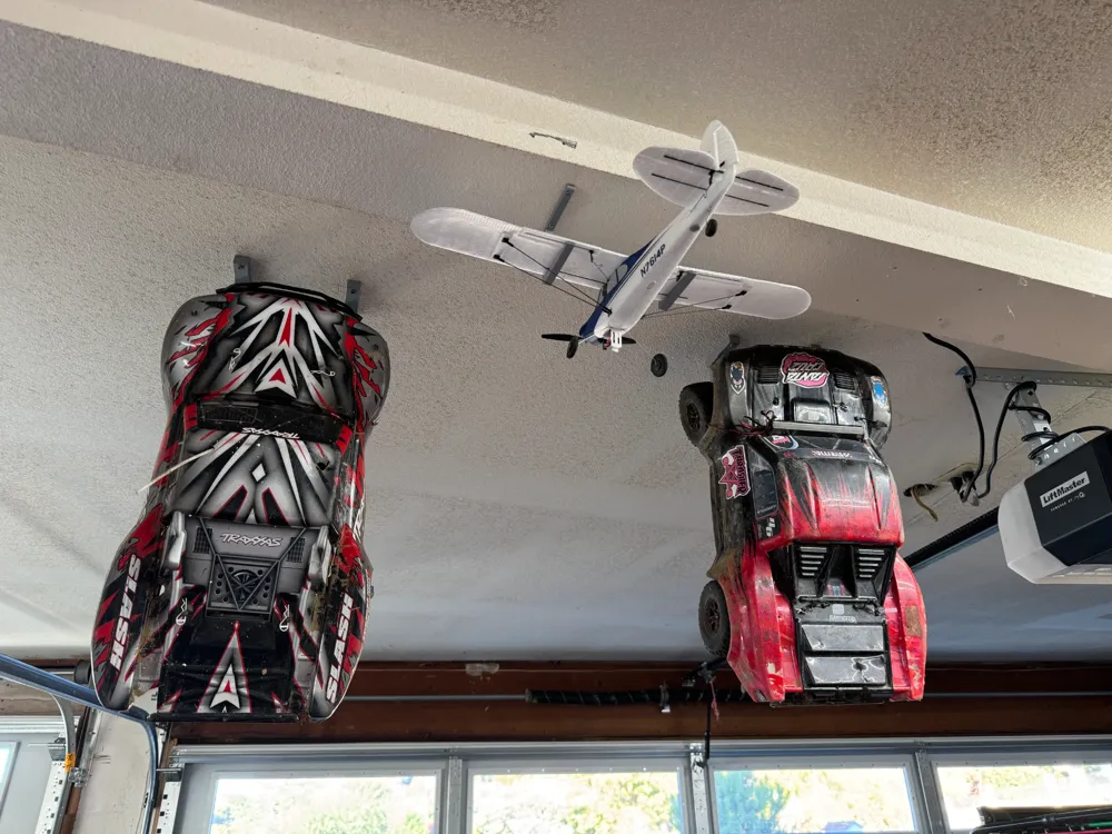 RC Truck Ceiling Hook by JustLovett0 - MakerWorld
