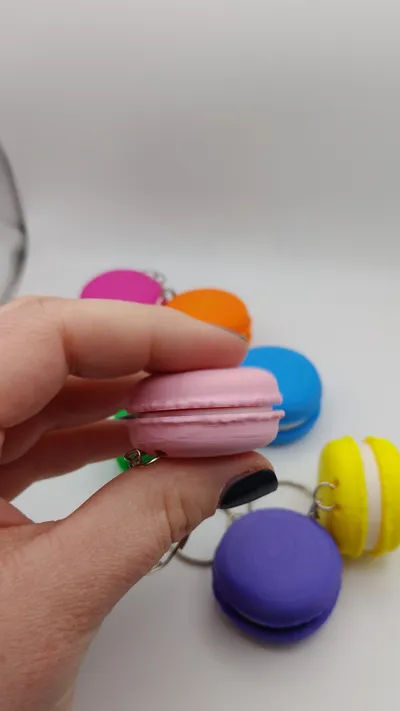 Clicky fidget macaron keychain by Hikikomori3D MakerWorld: Download ...