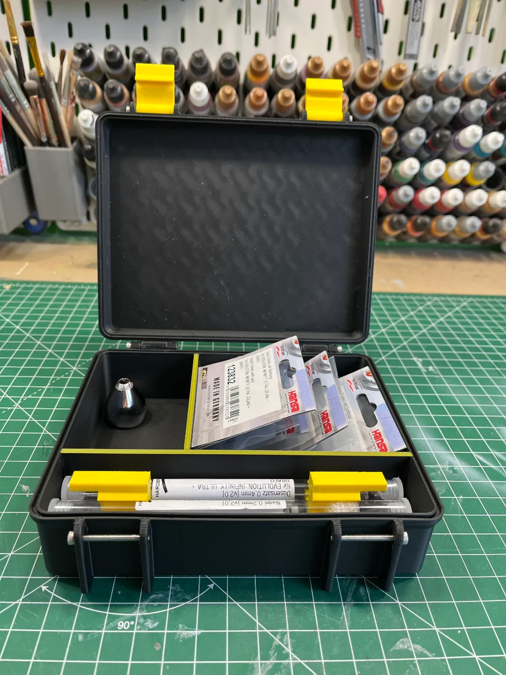 Airbrush accessories box by Kinni MakerWorld: Download Free 3D Models