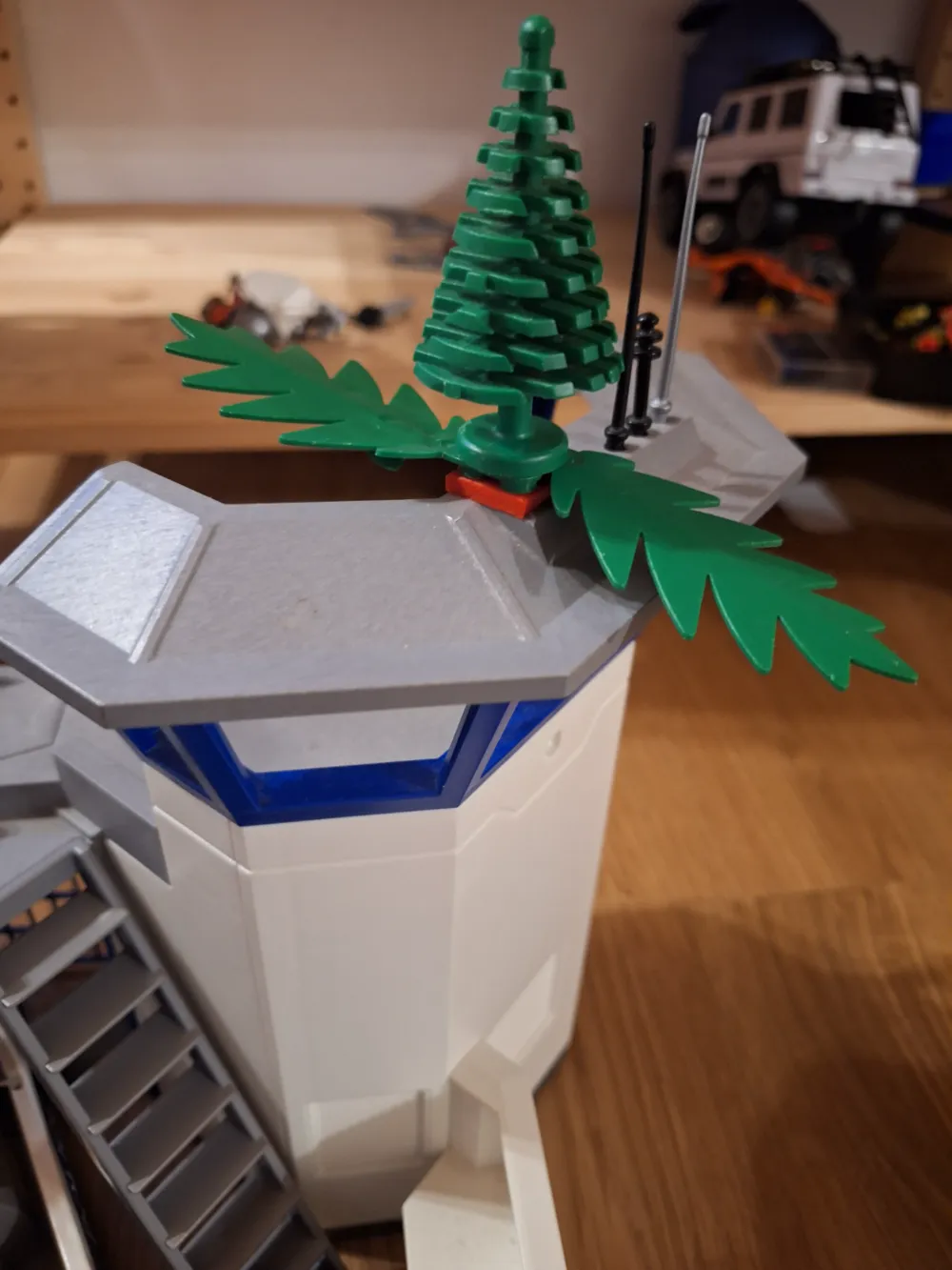 Bricks meets Playmobil by Gepponline MakerWorld: Download Free 3D Models