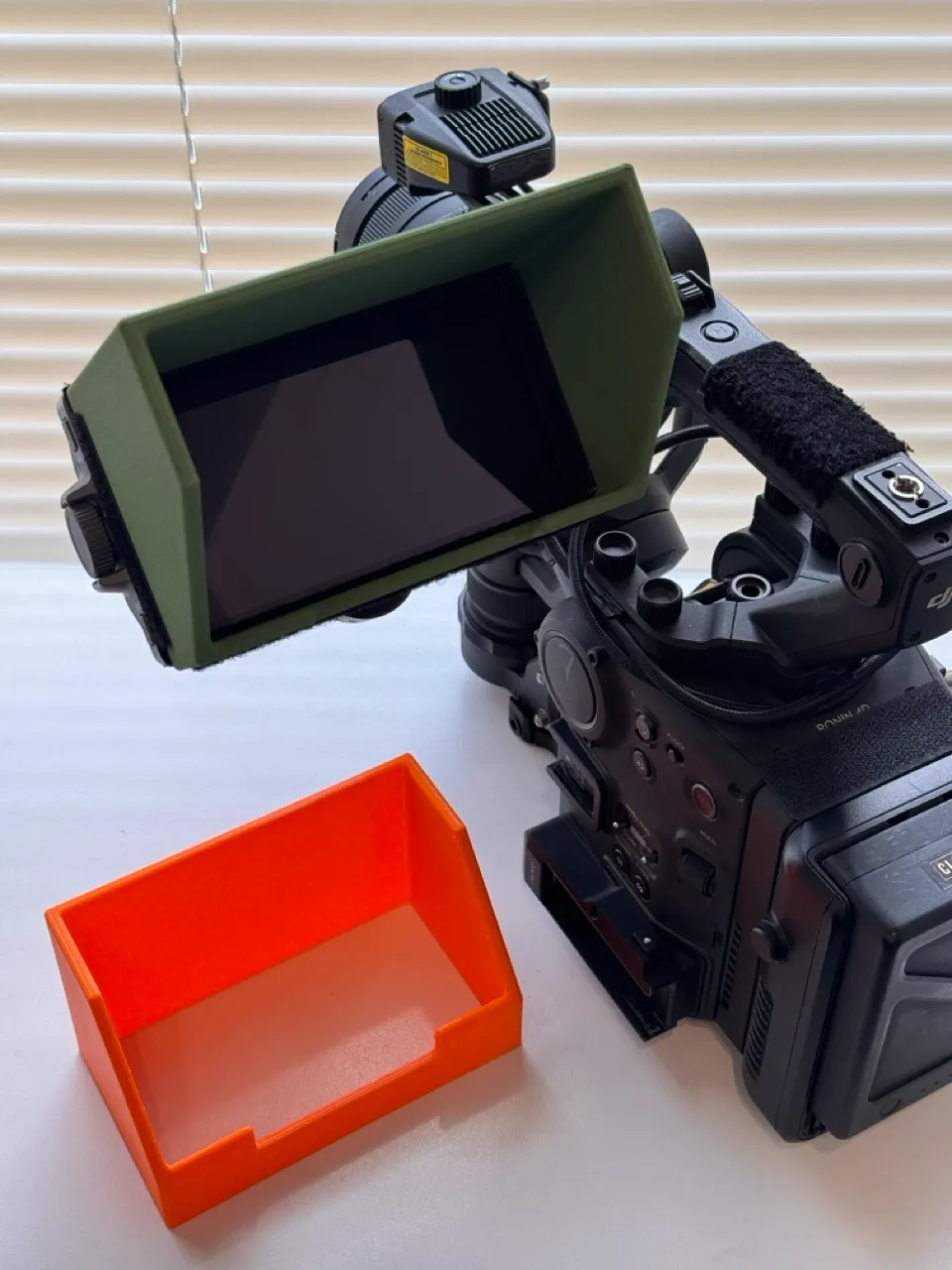 DJI Ronin 4D Monitor Shade by Cloakroom - MakerWorld
