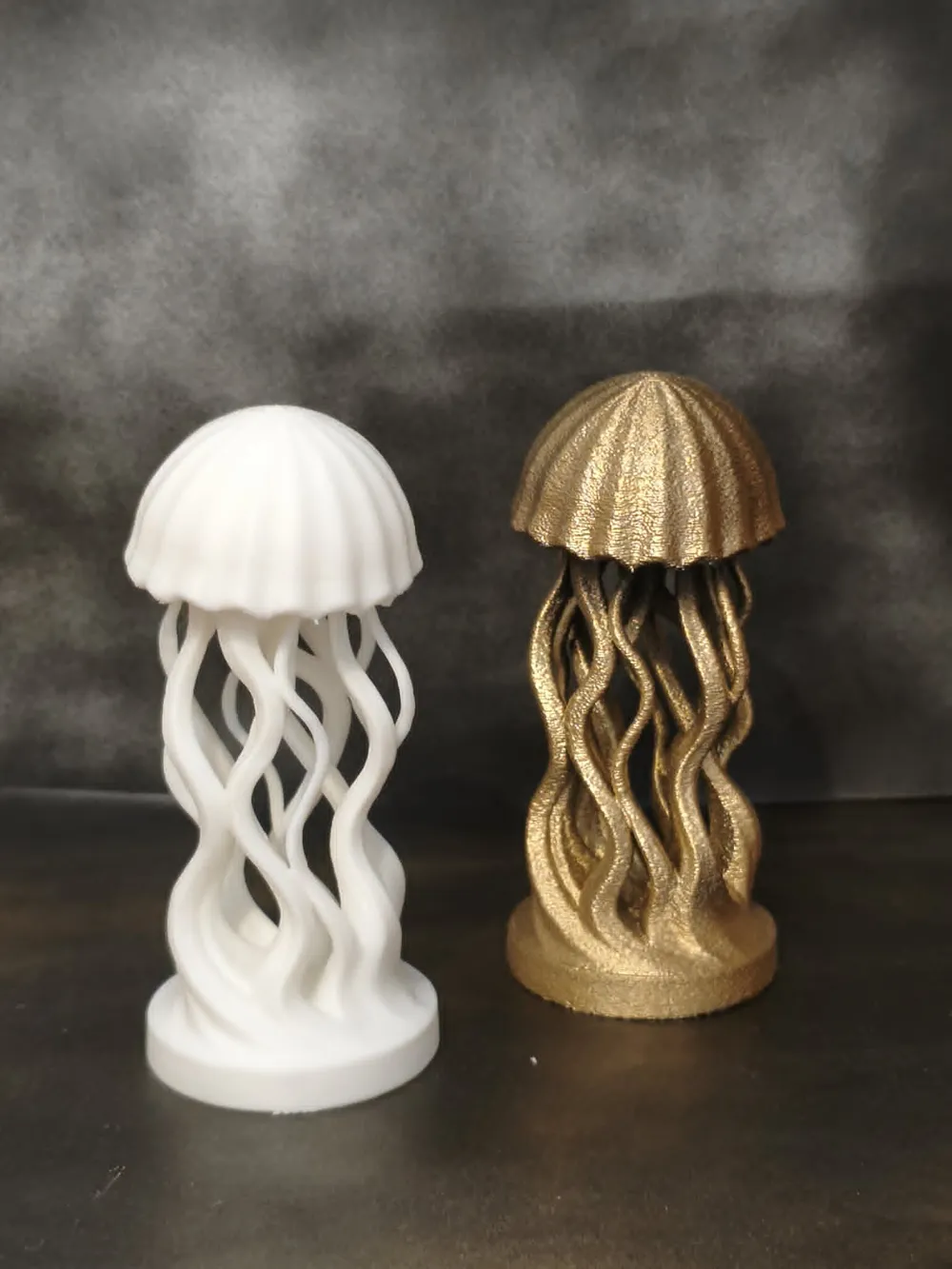 Minimalist Jellyfish Sculpture - Free 3D Print Model - MakerWorld