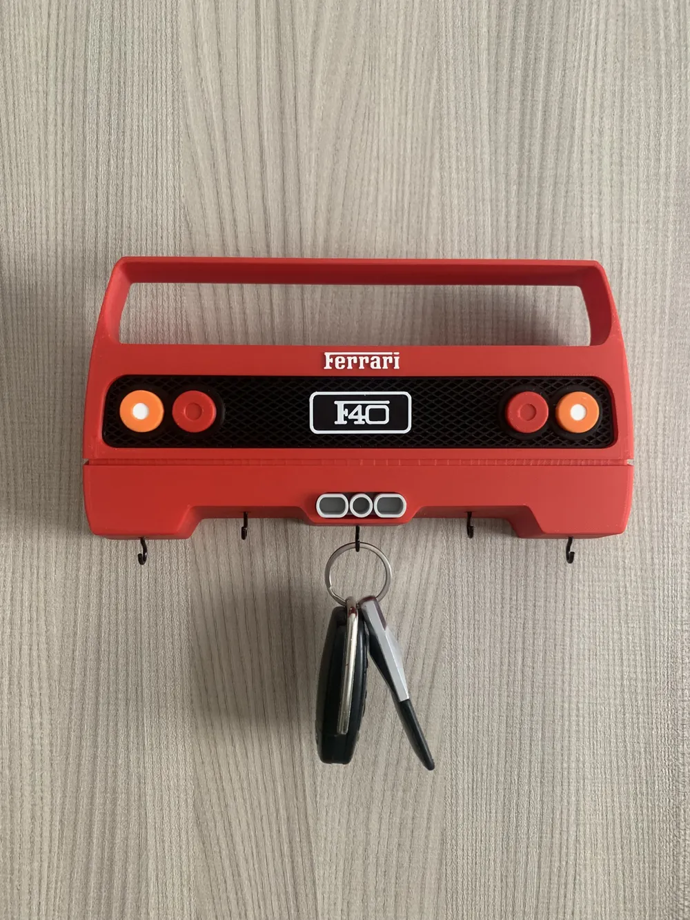 法拉利 F40 钥匙架 来自 josteb MakerWorld：免费下载 3D 模型
