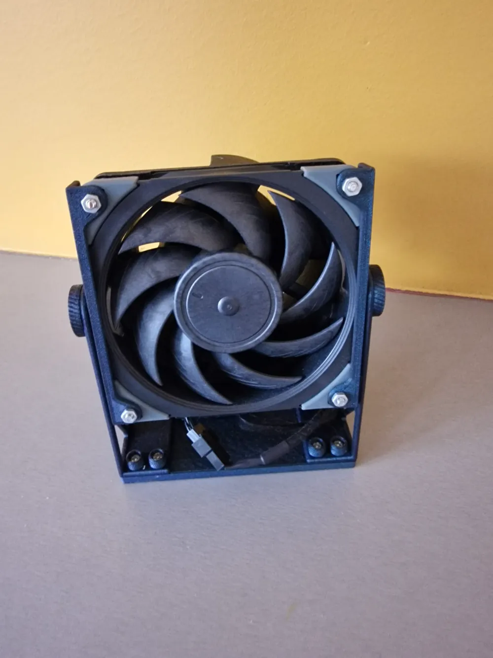 Noctua desk fan - Free 3D Print Model - MakerWorld