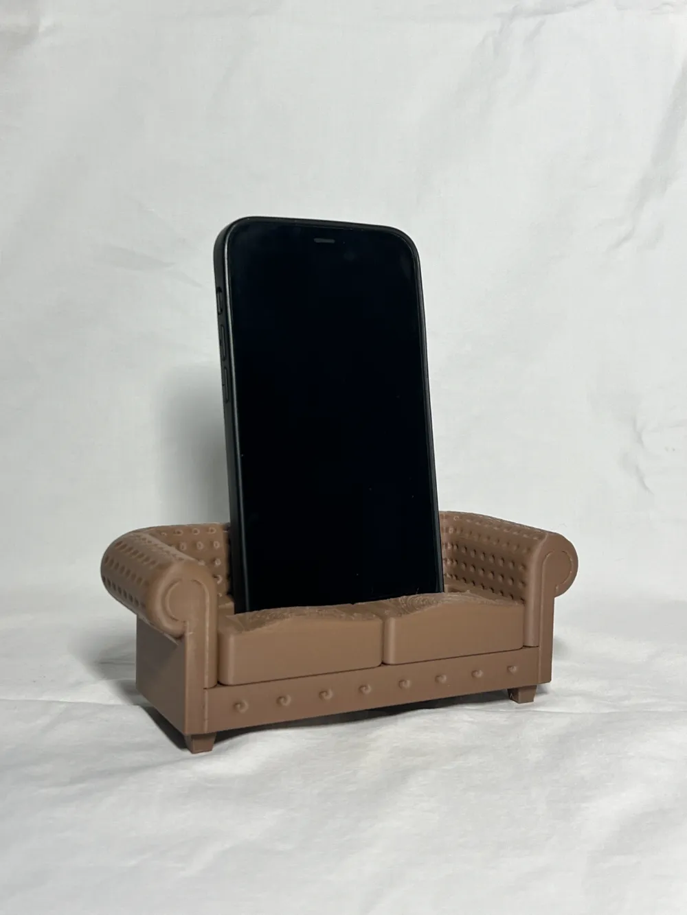 Chesterfield Phone Couch by LemonArts - MakerWorld