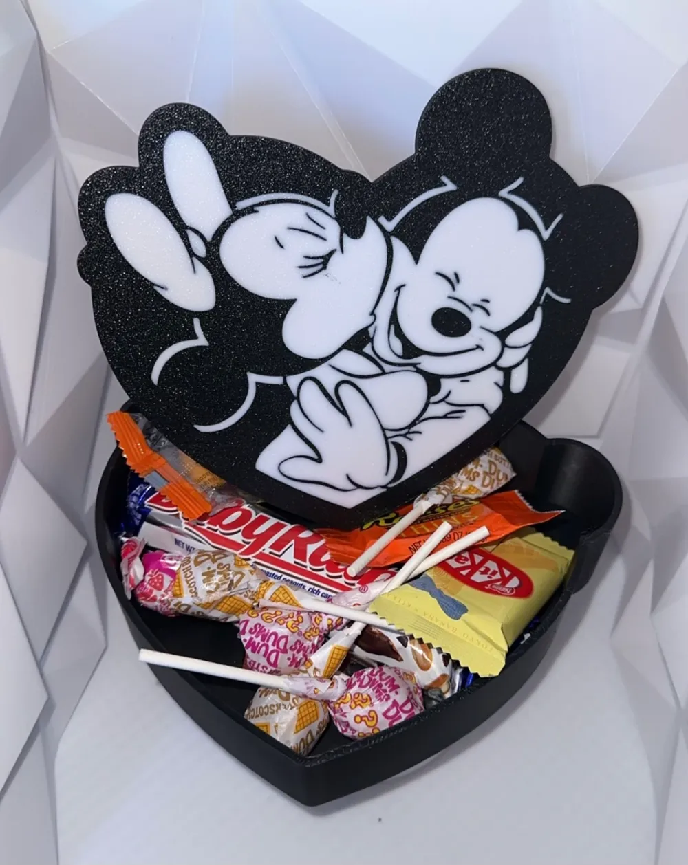 Mickey and Minnie Valentines day gift box (with image inside and easy ...