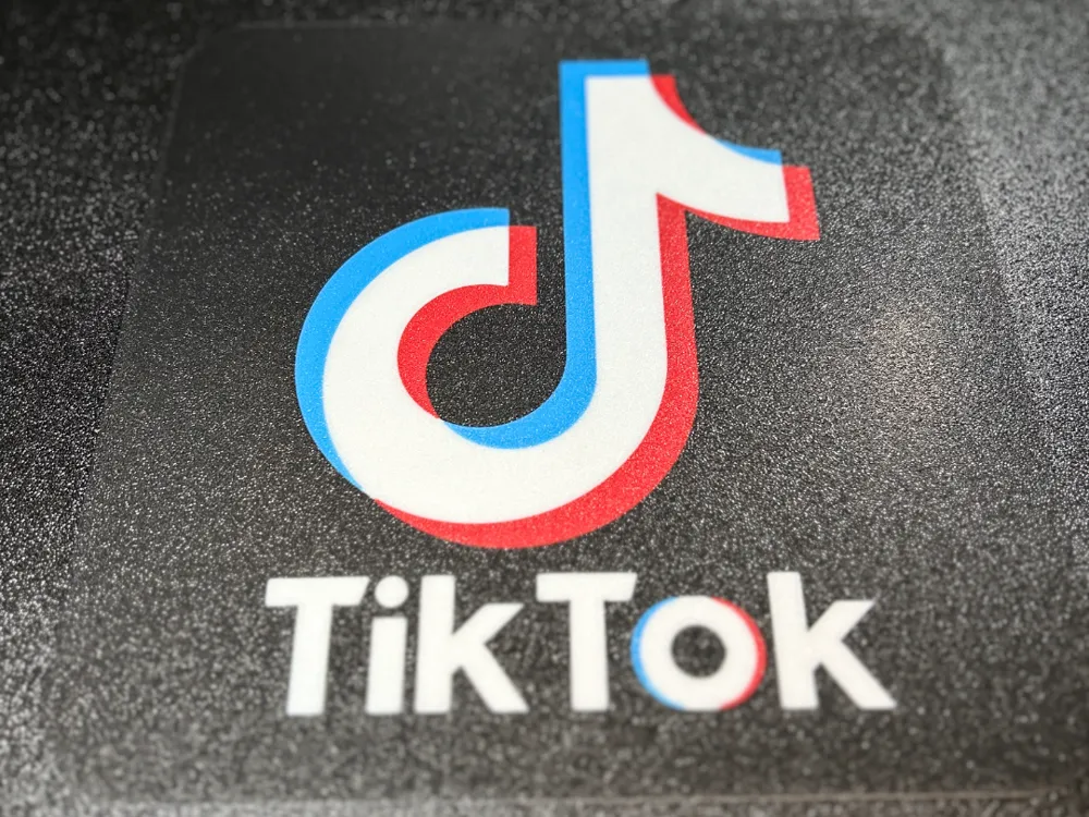 LIGHTBOX TIKTOK - Free 3D Print Model - MakerWorld