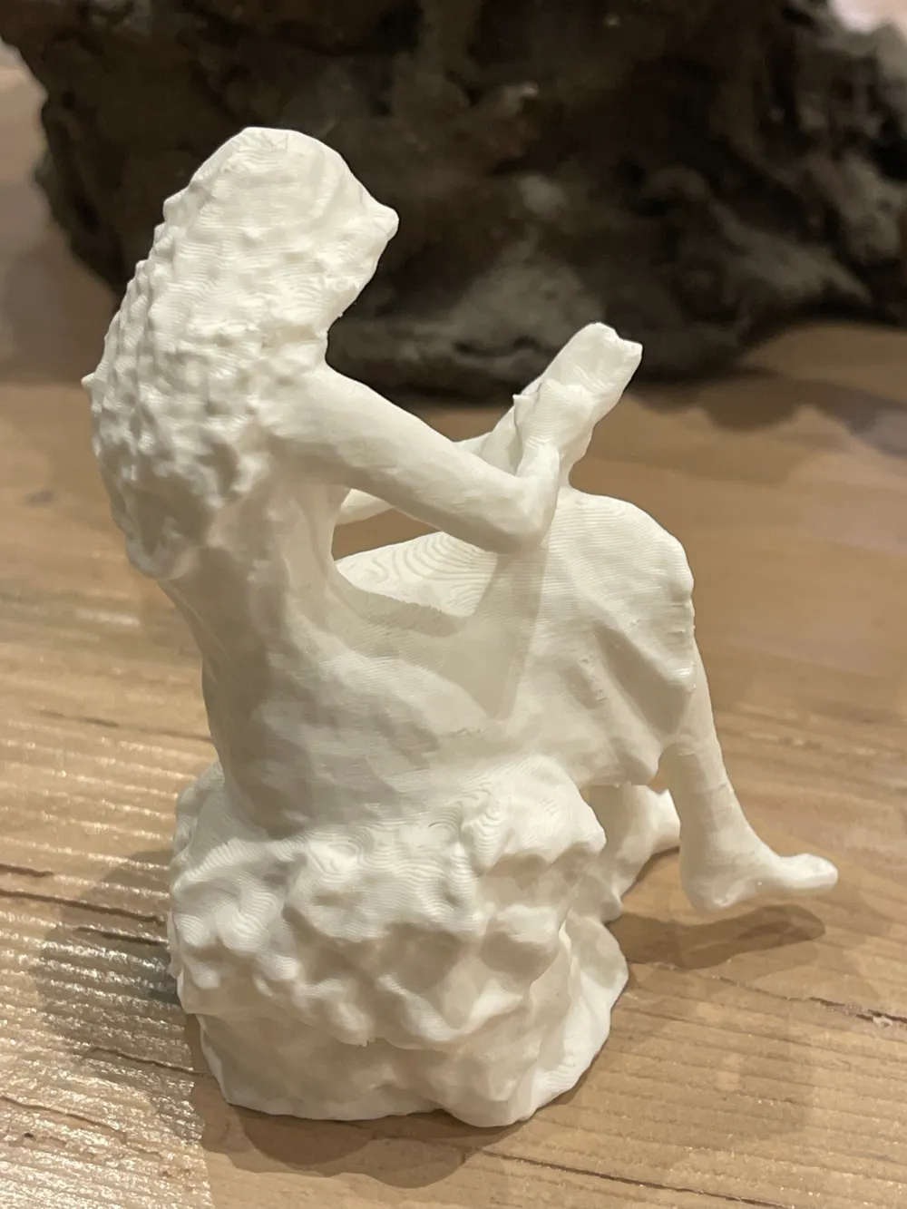 Woman writing sculpture - Free 3D Print Model - MakerWorld