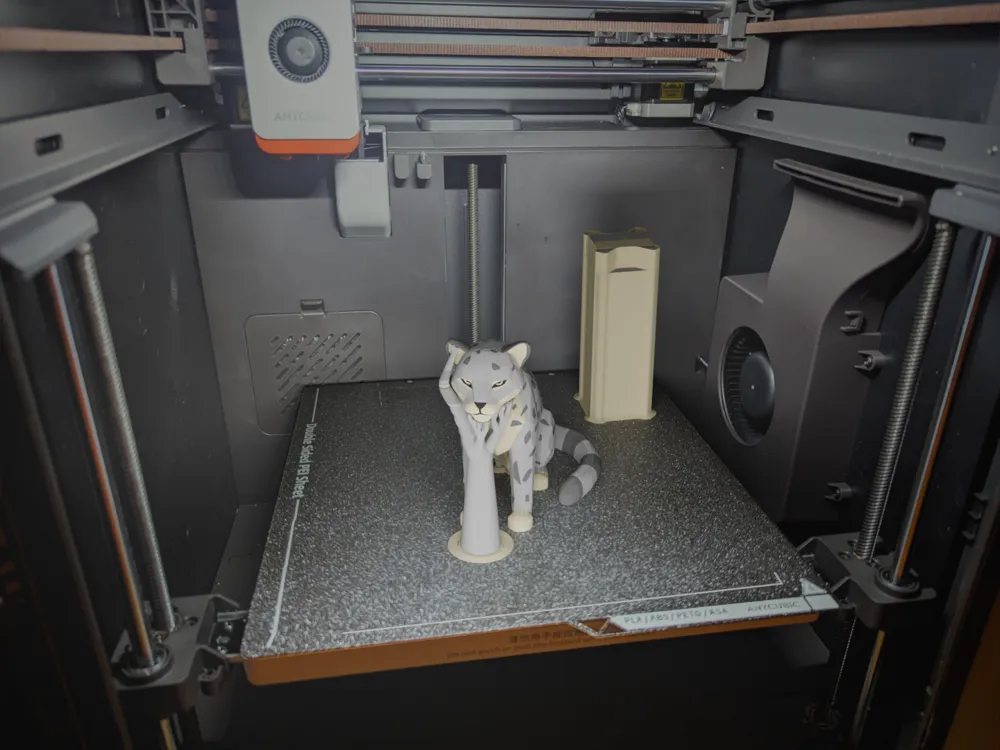 Low Poly Snow Leopard - Free 3D Print Model - MakerWorld