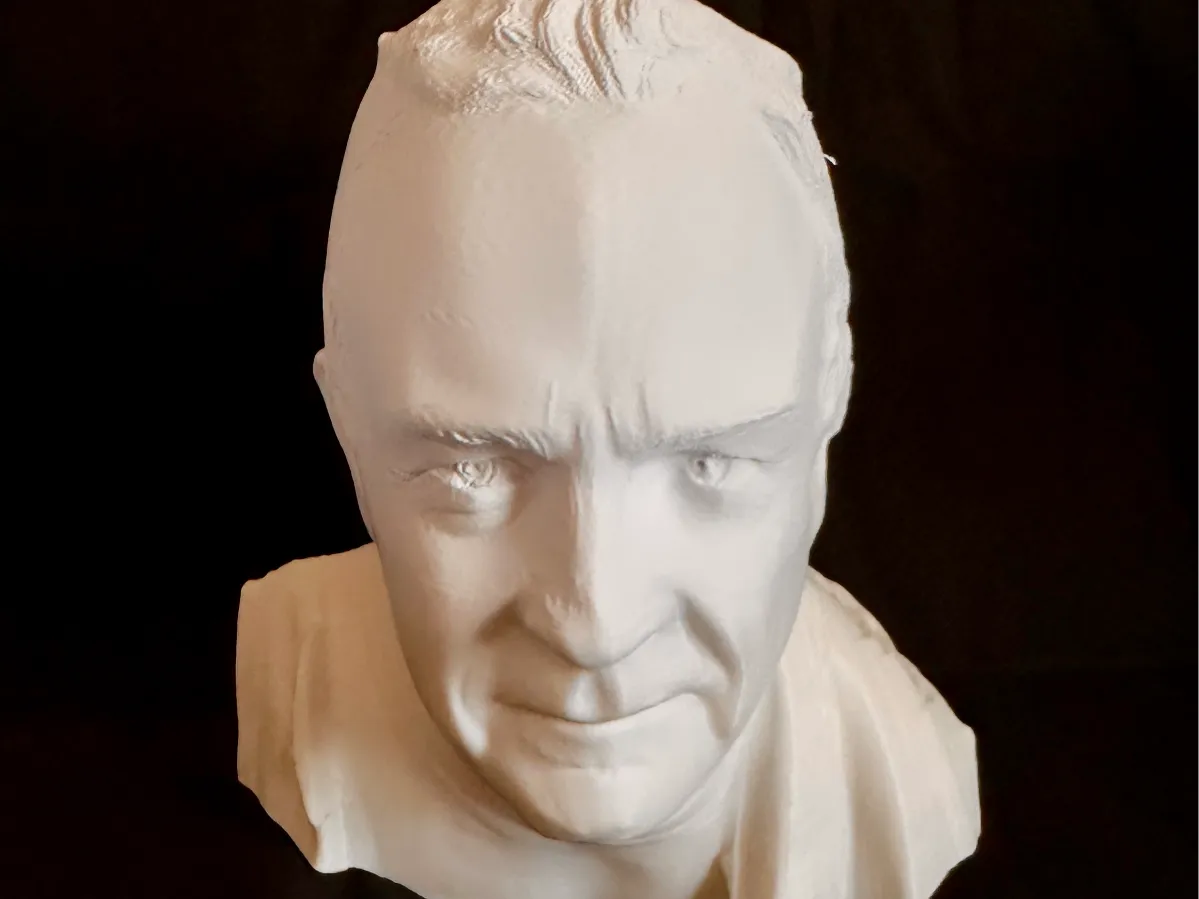 Stuart England 2025 sculpture - Free 3D Print Model - MakerWorld