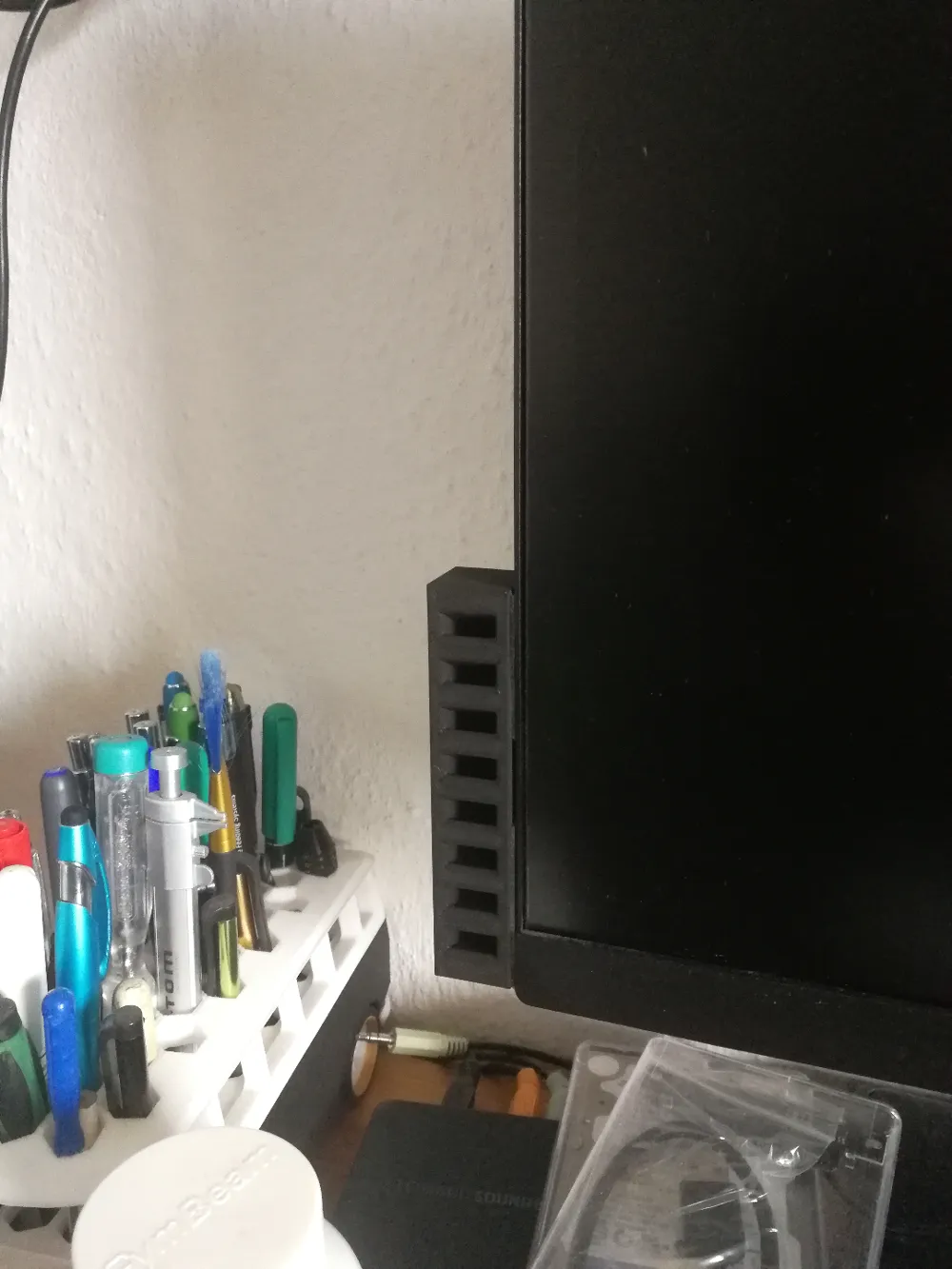 USB flash drive holder for monitor by Gas Industries - MakerWorld