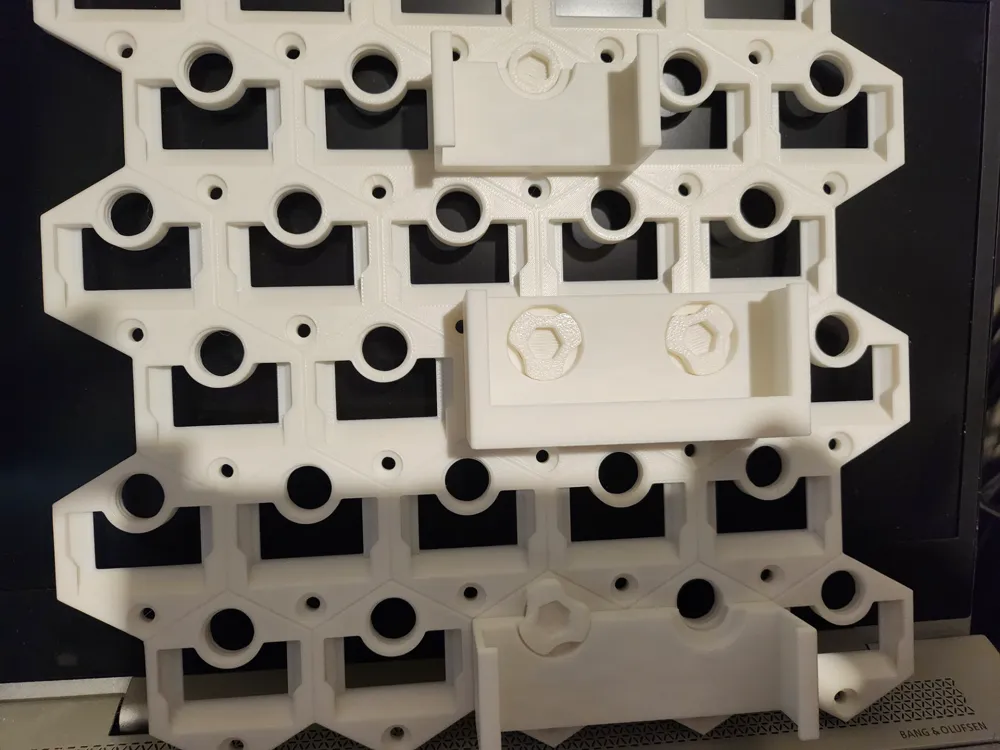 Customizable "Hold anything" item holder for GOEWS Remixed by Andrew ...