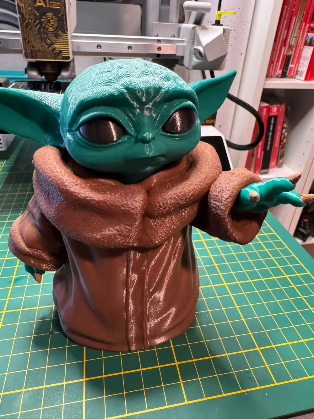 FULL Baby Yoda / Grogu model with Base, NO AMS! Remixed by Frank_druckt_3D_auf_TikTok MakerWorld ...