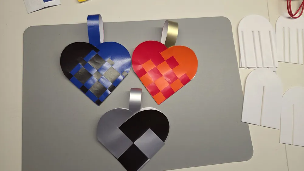 Vorlage für geflochtene Weihnachtsherzen von pbjdk MakerWorld: Kostenlose 3D-Modelle herunterladen