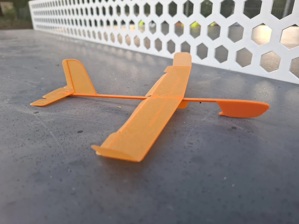 迷你滑翔机“燕子” 来自 Arty_SC MakerWorld：免费下载 3D 模型