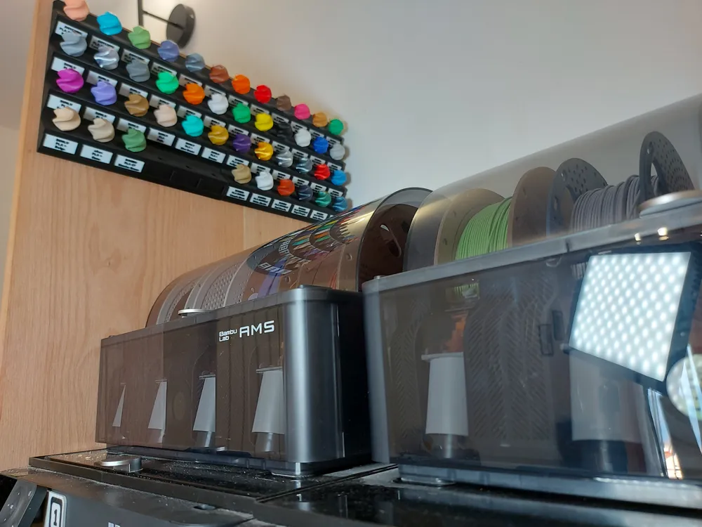 Bambu Style Filament Swatches Samples - Skadis by Savy_Maker MakerWorld ...