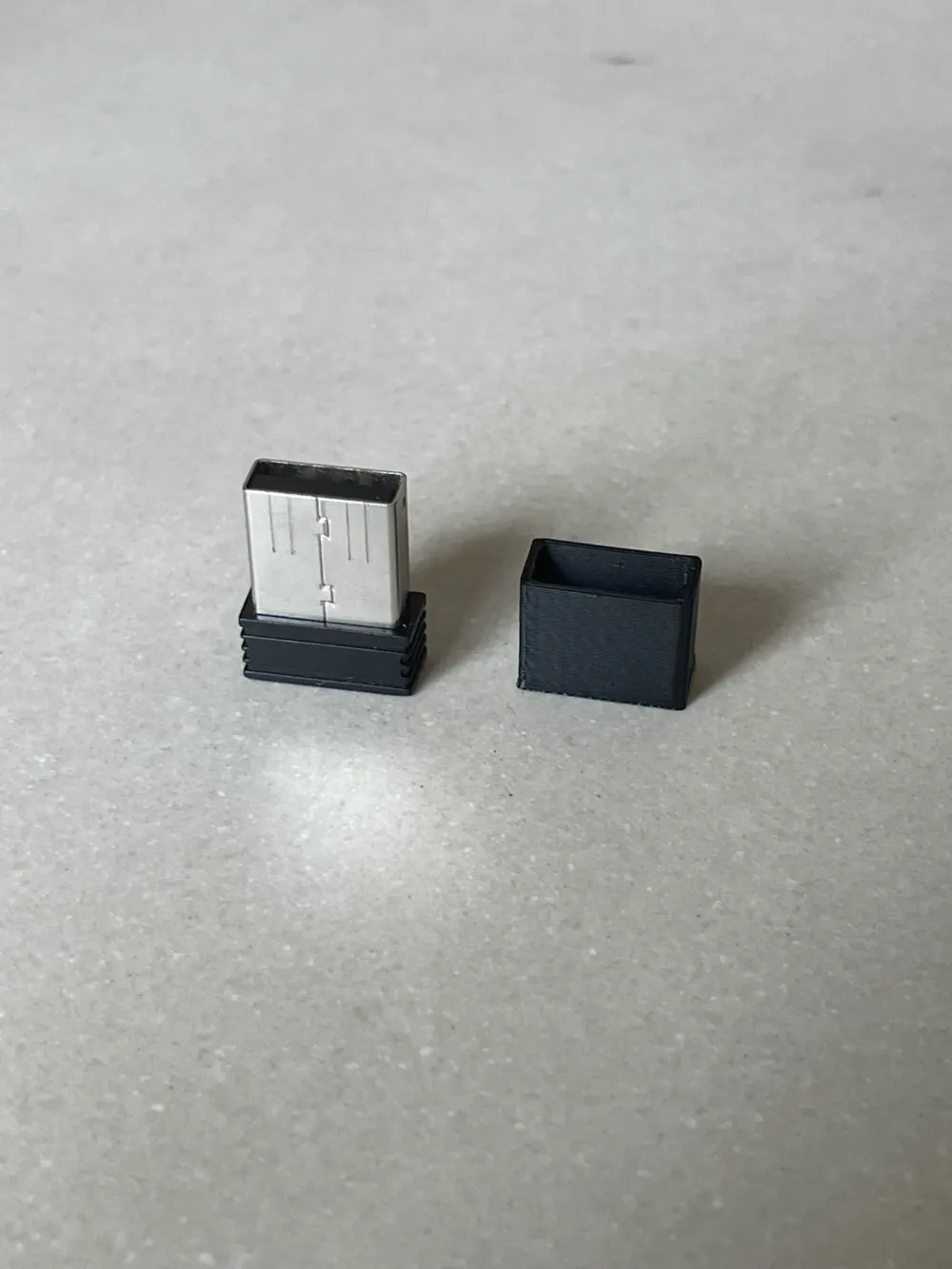 USB Dust Cover by Br0die3D - MakerWorld