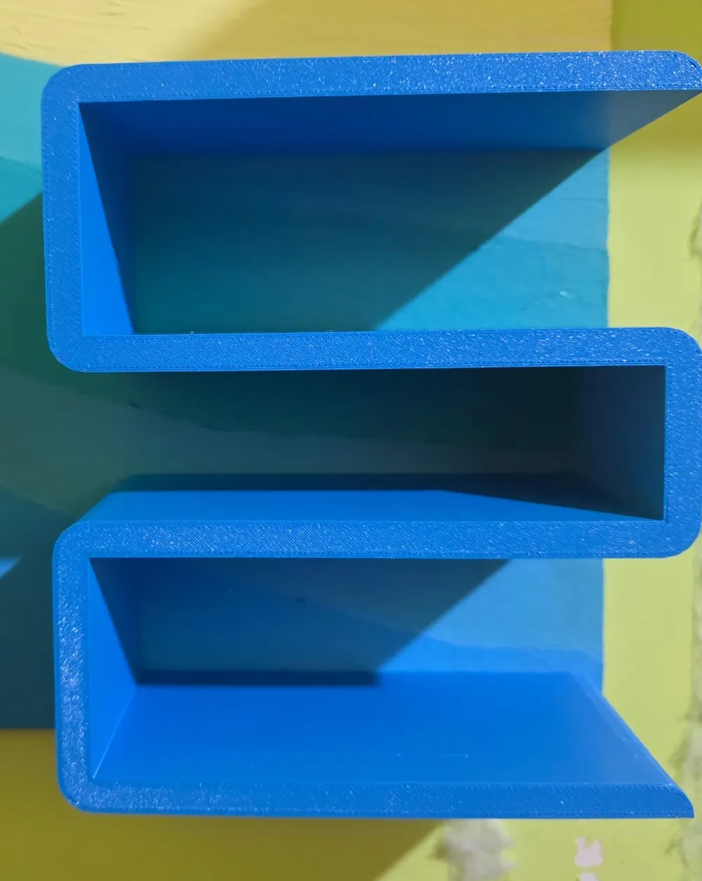 Snake-shaped display stand - Free 3D Print Model - MakerWorld