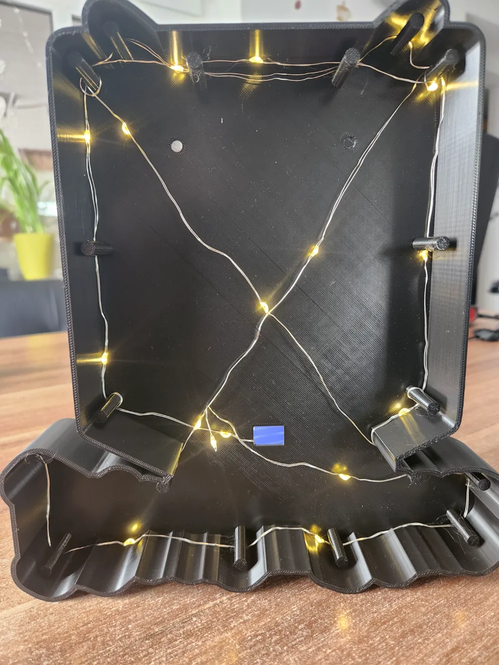 Attack on Titan Lightbox by Calipitter - MakerWorld